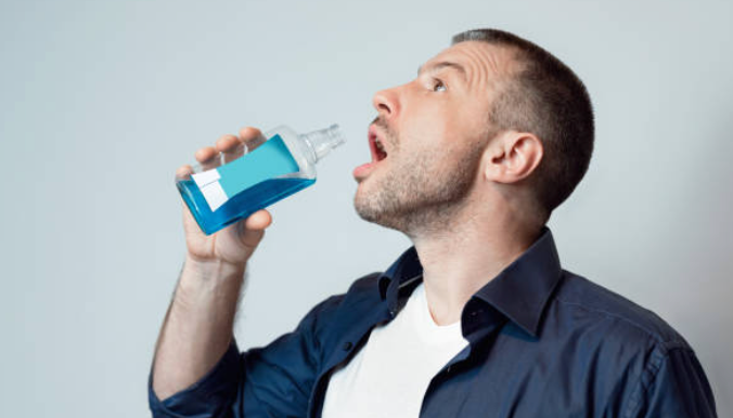 Mouthwash Manual 101: All you Need to Know - Domy